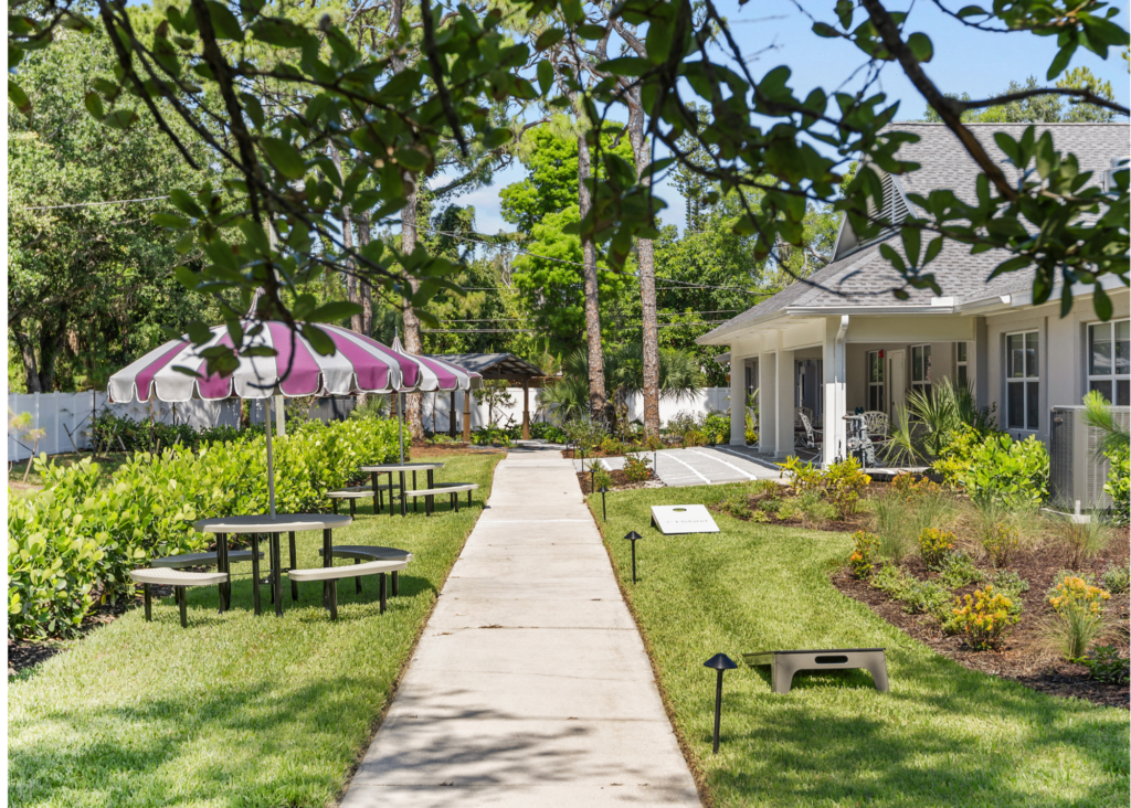 Mental Health Outdoor Yard - Flyland Recovery Network | Your Guiding ...